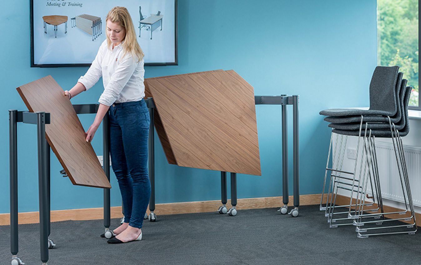 Tall Kite | Portable, Folding, Stand & Meet Table | Muzo