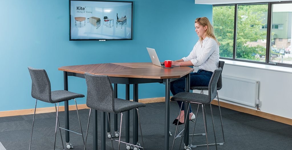 Tall Kite | Portable, Folding, Stand & Meet Table | Muzo