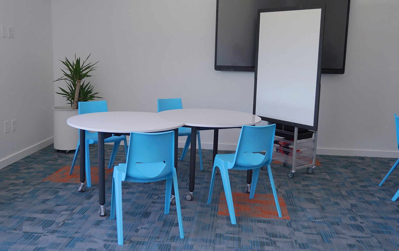 K-seat | Multipurpose Stackable Chair For Classrooms | Muzo